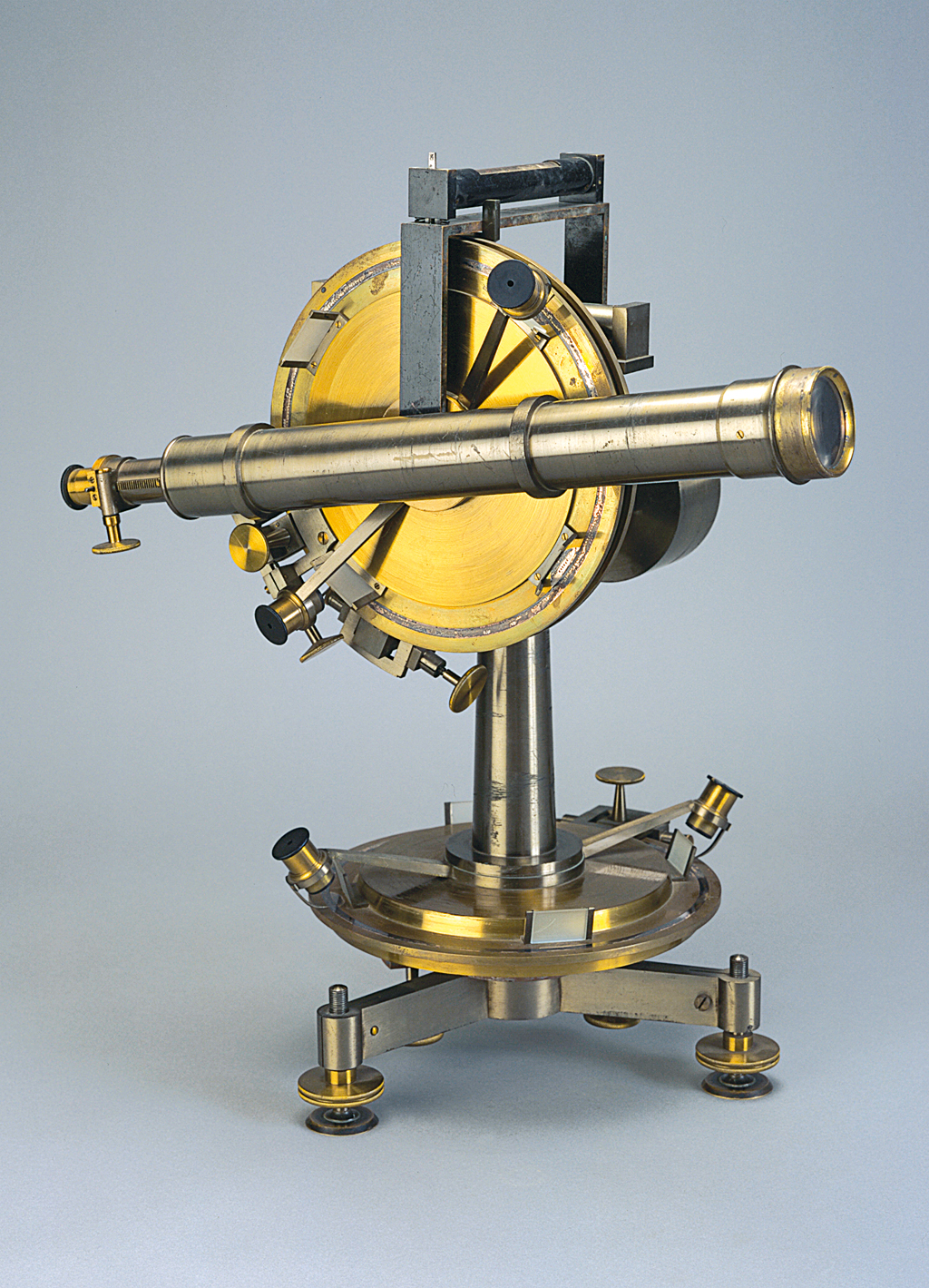Colección de instrumentos - Instituto Geográfico Nacional