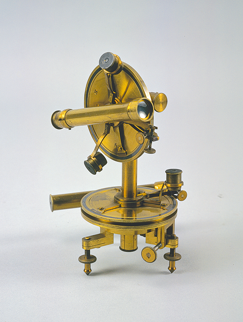 Colección de instrumentos - Instituto Geográfico Nacional