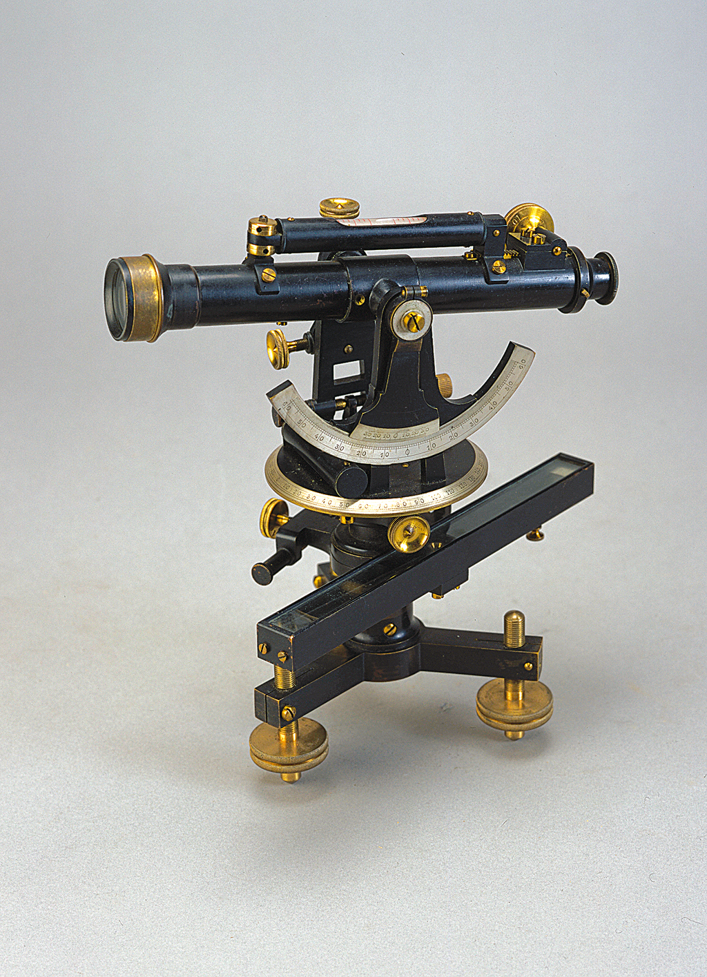 Colección de instrumentos - Instituto Geográfico Nacional